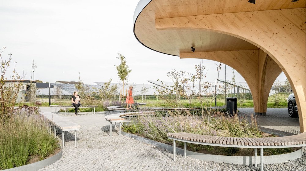 In Better Energy's charging park, drivers unwind among wild flowers ...